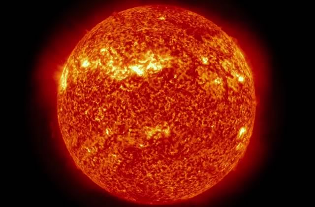 Le Soleil filmé par la NASA pendant cinq ans dans une vidéo à tomber ...